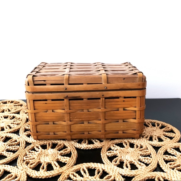 Vintage | Accents | Vintage Woven Wicker Basket Keepsake Box With Lid ...
